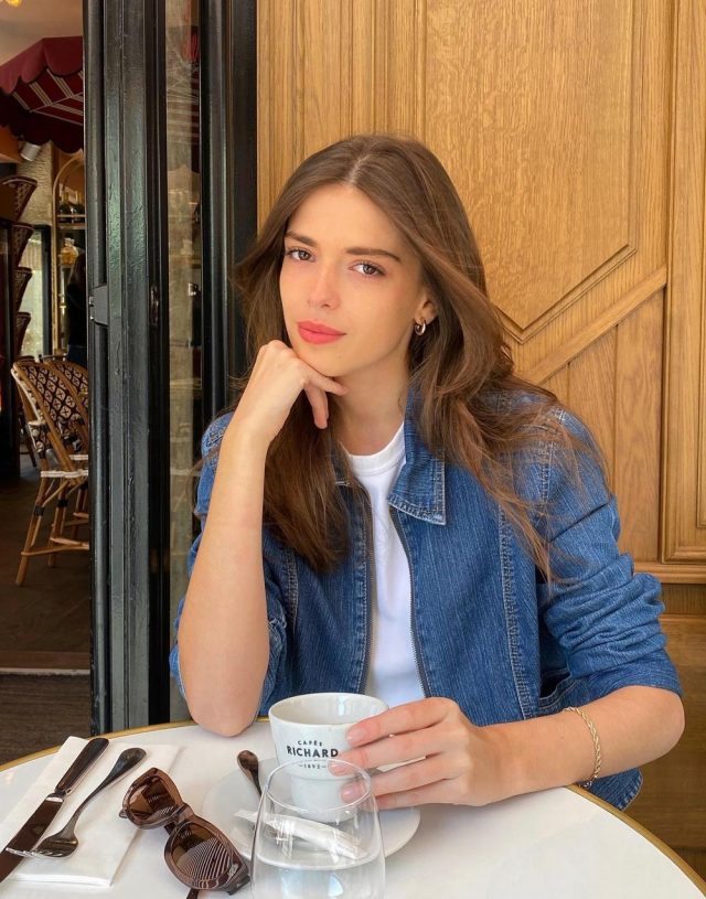 How To Get Effortless French Girl Hair That Looks Amazing