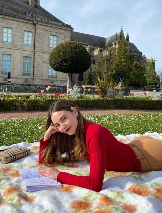10 Things Real French Girls Do Often in France