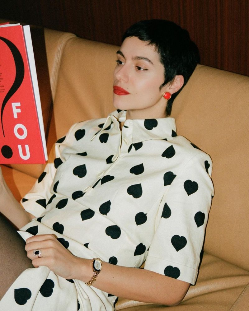 11 French Fashion Clichés Even 'Emily' Can't Resist