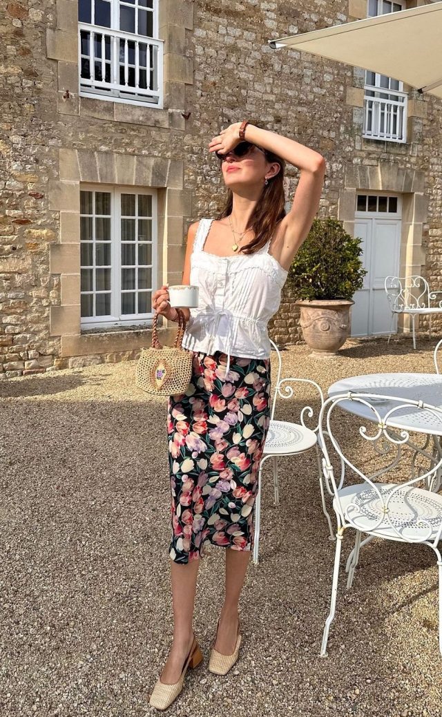 10 Chic South of France Outfits to Wear this Summer