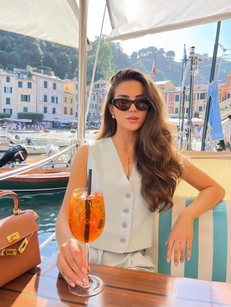 10 Chic South of France Outfits to Wear this Summer