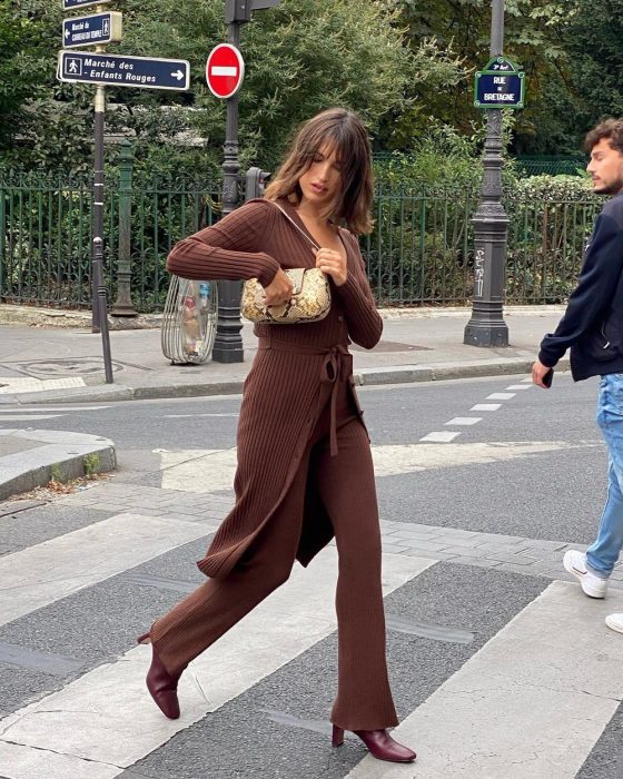 7 Chic Parisian Fall Outfits to Copy and French Fashion Tips