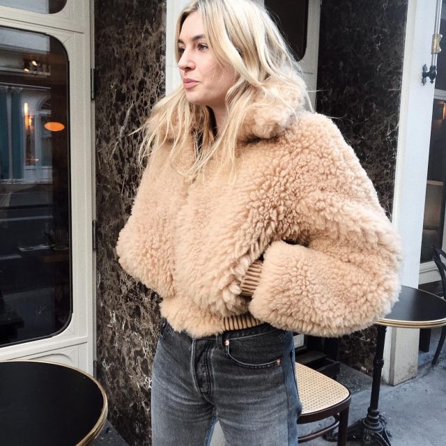 5 French Teddy Coat Outfit Ideas to Steal the Fashion Show in Paris
